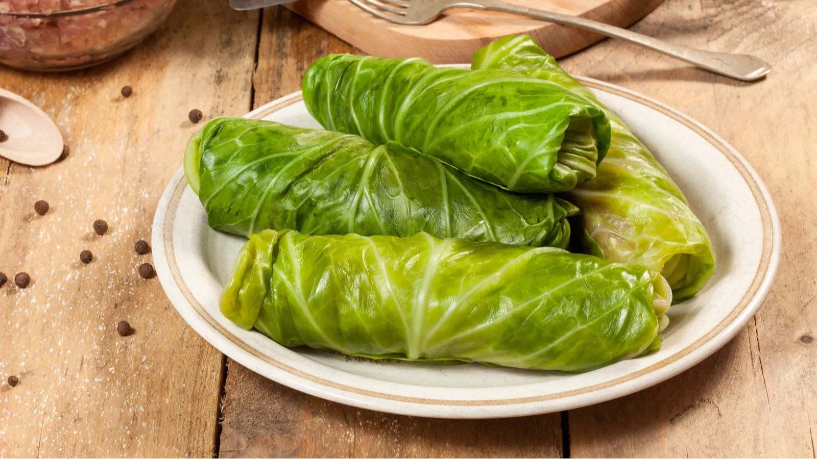 These stuffed cabbage rolls taste like peak comfort food