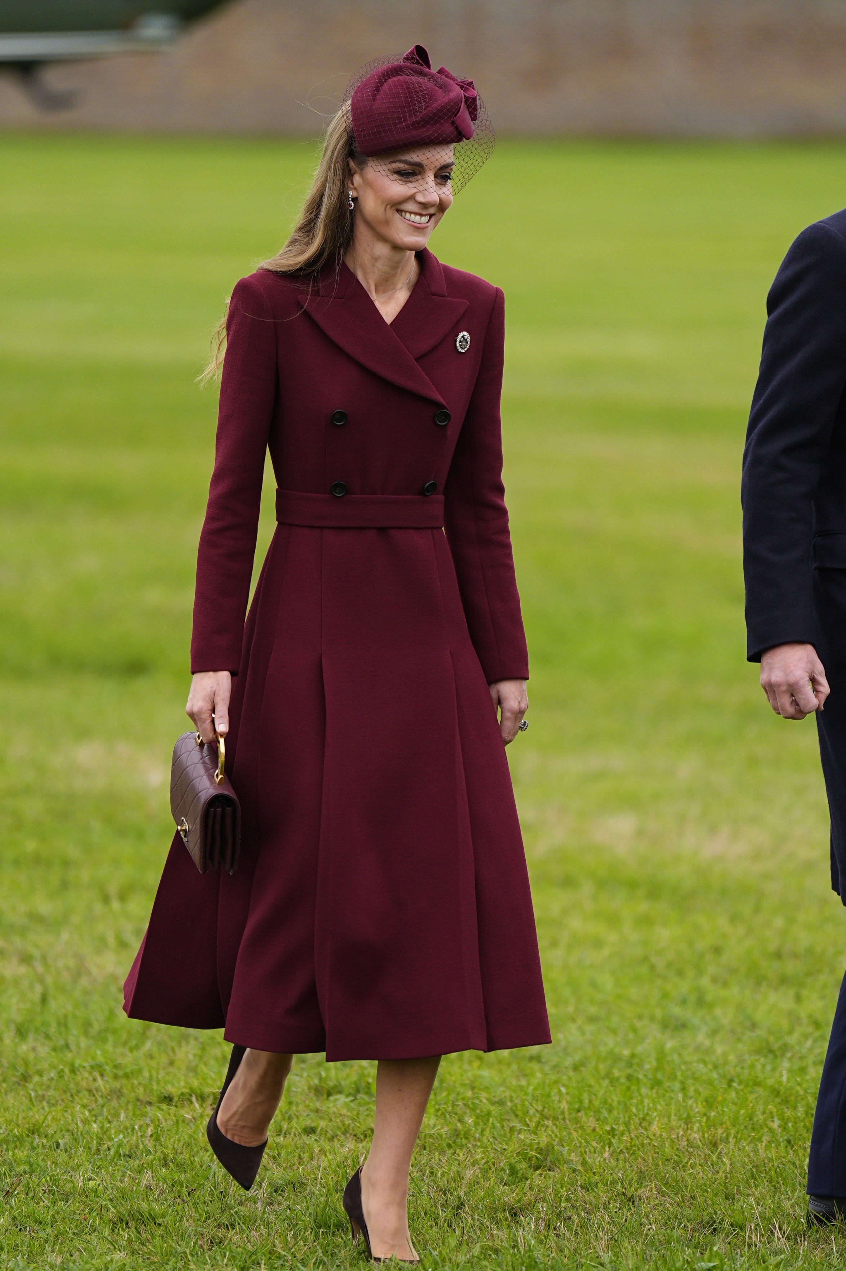 Princess Kate wears deep red dress coat, vintage Chanel for Trump's ...