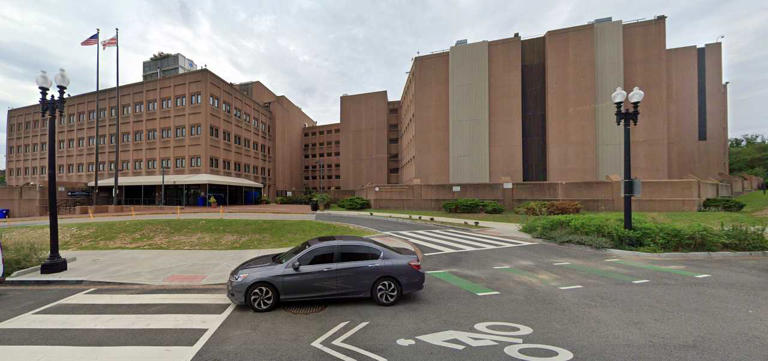Darius Robertson Sentenced For DC Jail Contraband Operation