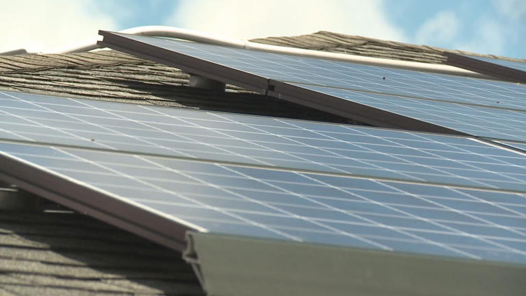 Gov. Green signs executive order protecting solar tax credits