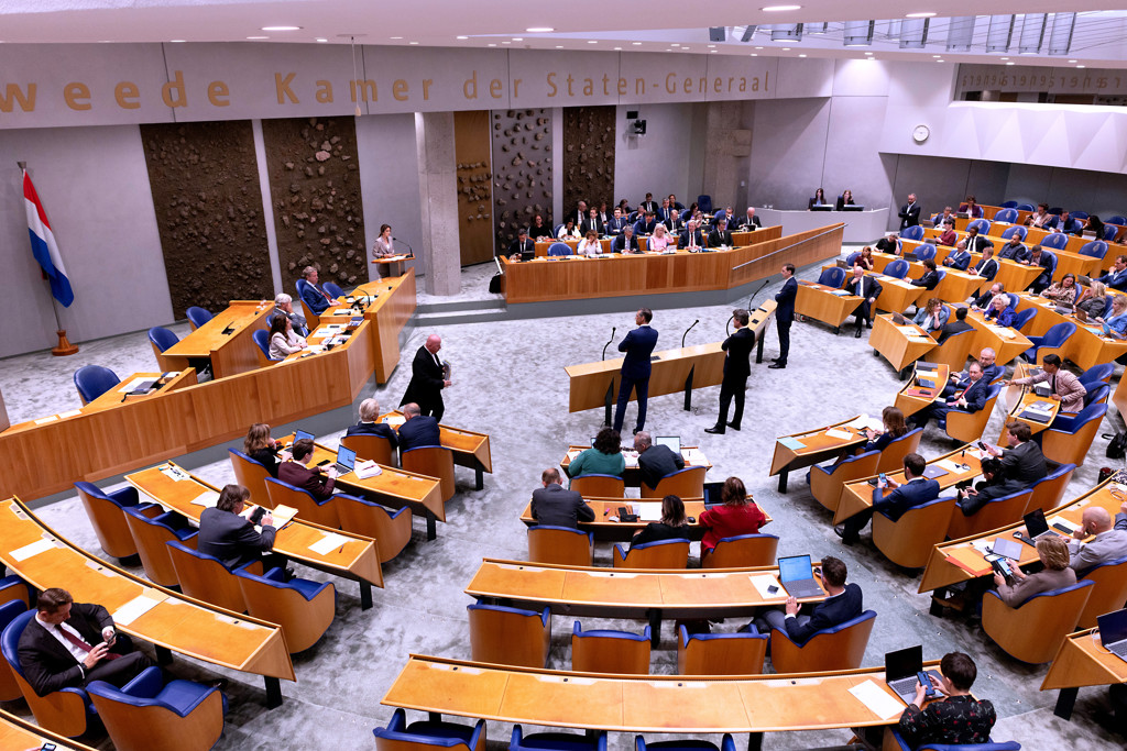 Partijen besluiten tot middernacht te debatteren, morgenochtend verder