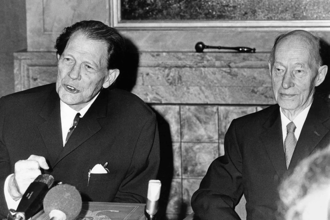 Το μυστικό του 1974: Πώς η Σουηδική Ακαδημία βράβευσε τα «δικά της ...