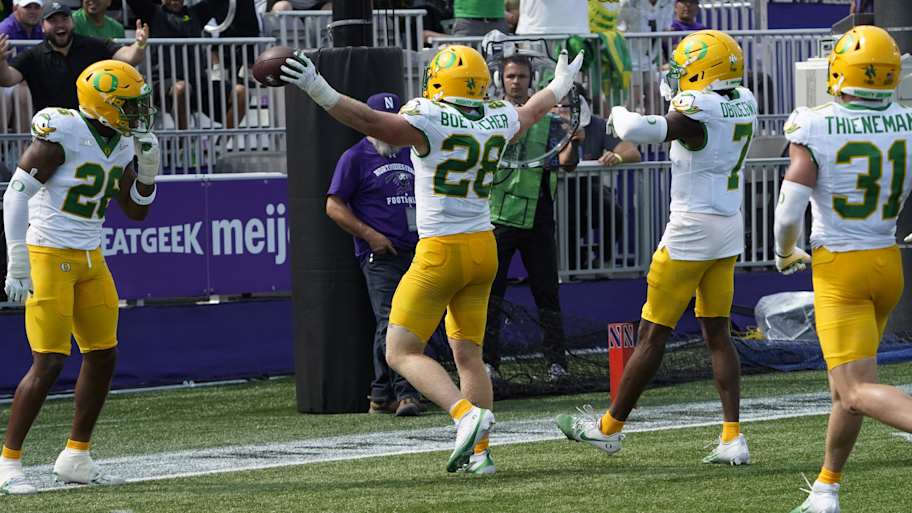 Oregon Coach Dan Lanning Addresses Practice That 'Wasn't Up To Standard'