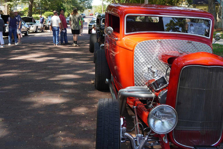 Clinton showcasing cool cars, live music, family fun this weekend