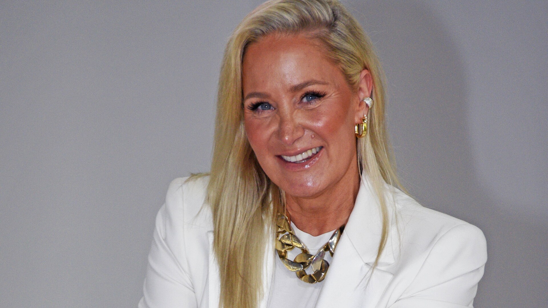 Janine Kunze teilt Bad-Selfie: Katy Karrenbauer und Michaela Schaffrath feiern es