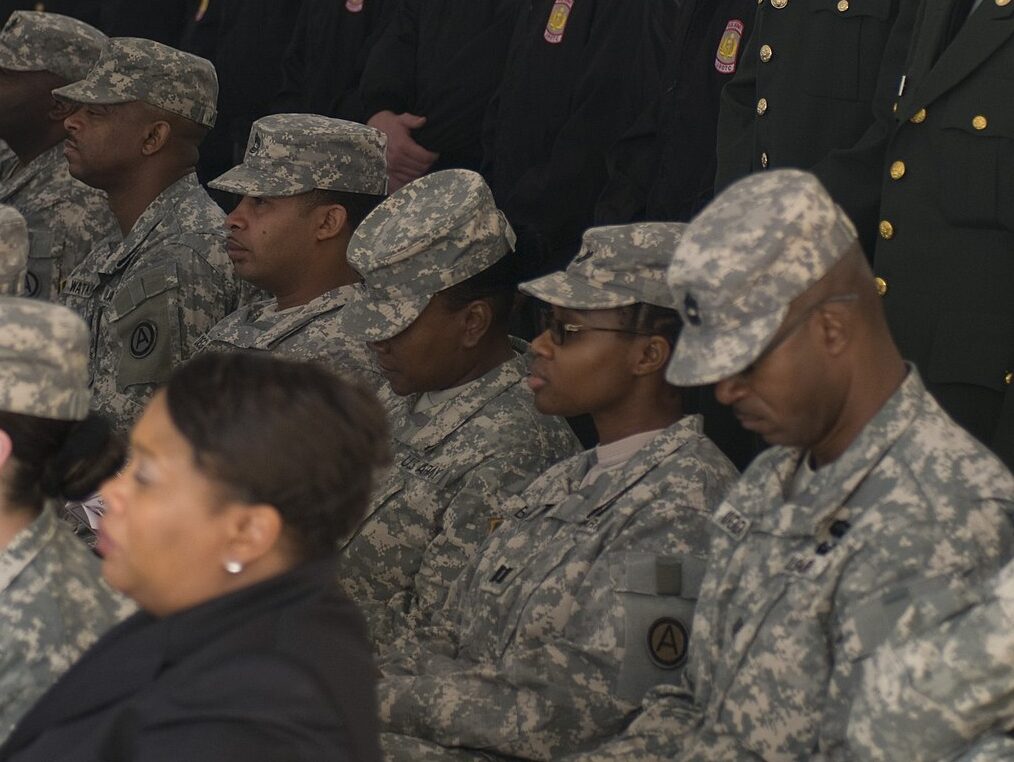 US Army Imposes Stricter Standards On Grooming Of Hair, Nails, Makeup ...