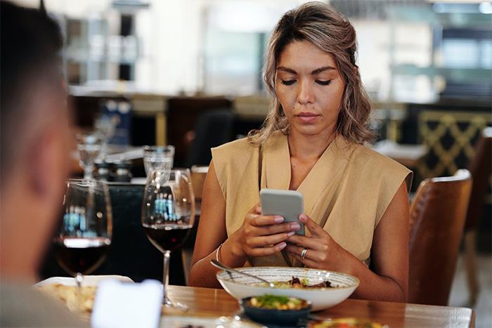 People Who’ve Walked Out Of First Dates Share The Moment They Realized ...
