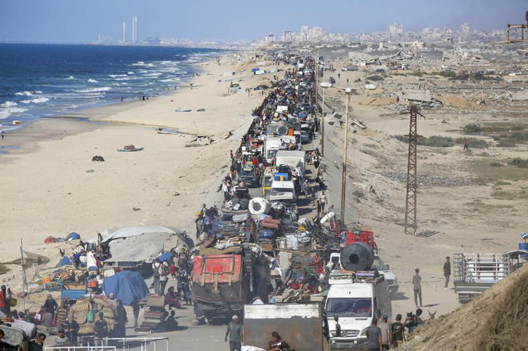 Internet down as Gaza 'cut off from outside' after IDF bombs down ...