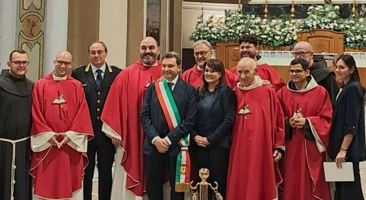 Afragola, la Basilica di Sant'Antonio rinasce con il nuovo gruppo di ...