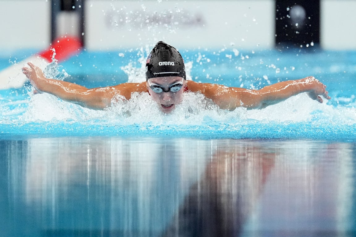 Stunning photos of top American swimmer Alex Walsh