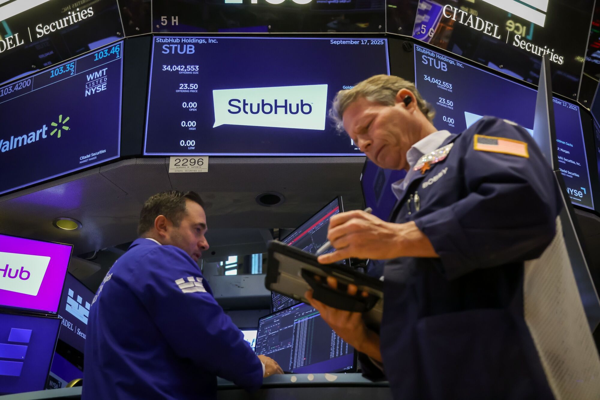Ticketing Platform StubHub Falls 6.4% After $800 Million IPO