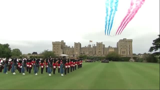 Watch: Spectacular Red Arrows flypast over Windsor for Trump’s UK state ...
