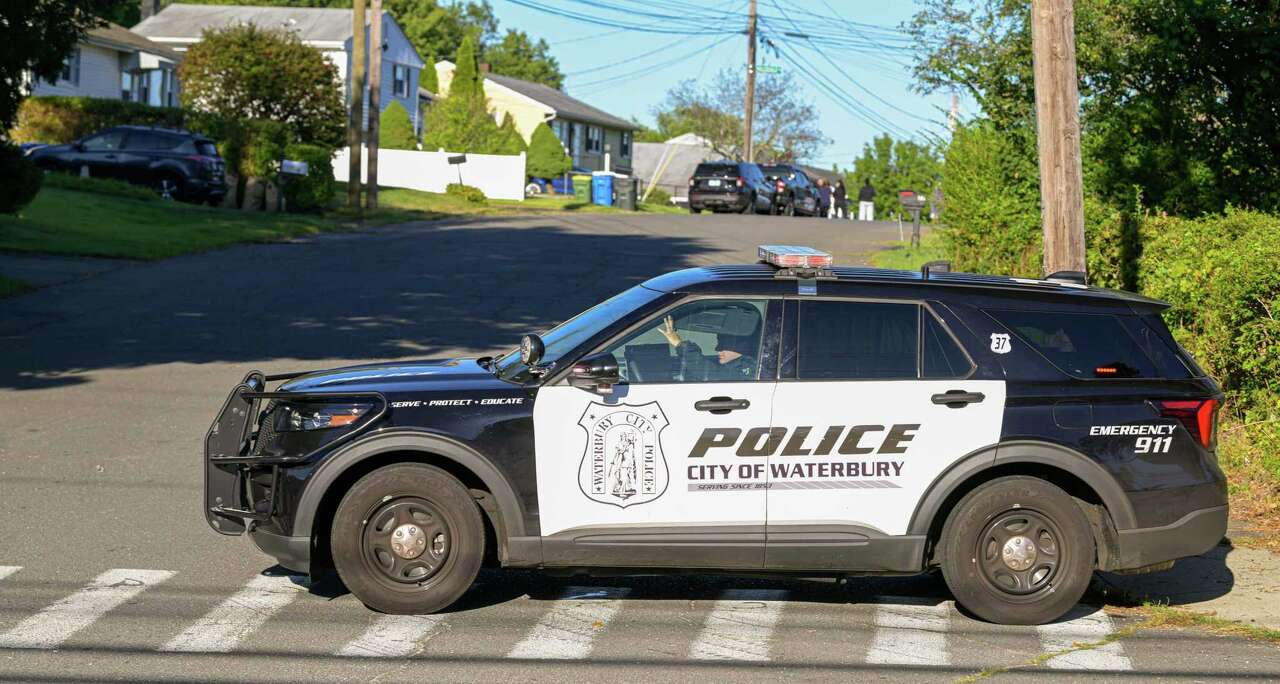 Car crashes into Waterbury building on North Main Street, police say