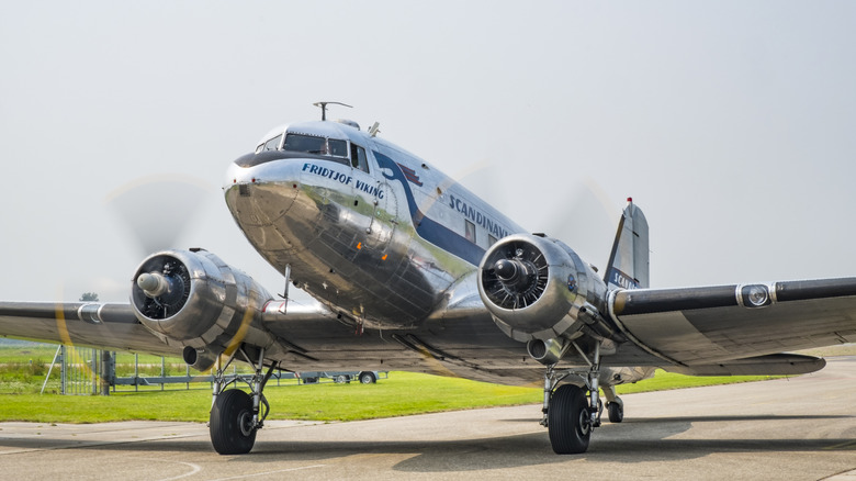 The Old-School Jet That Revolutionized Commercial Air Travel Is Still ...