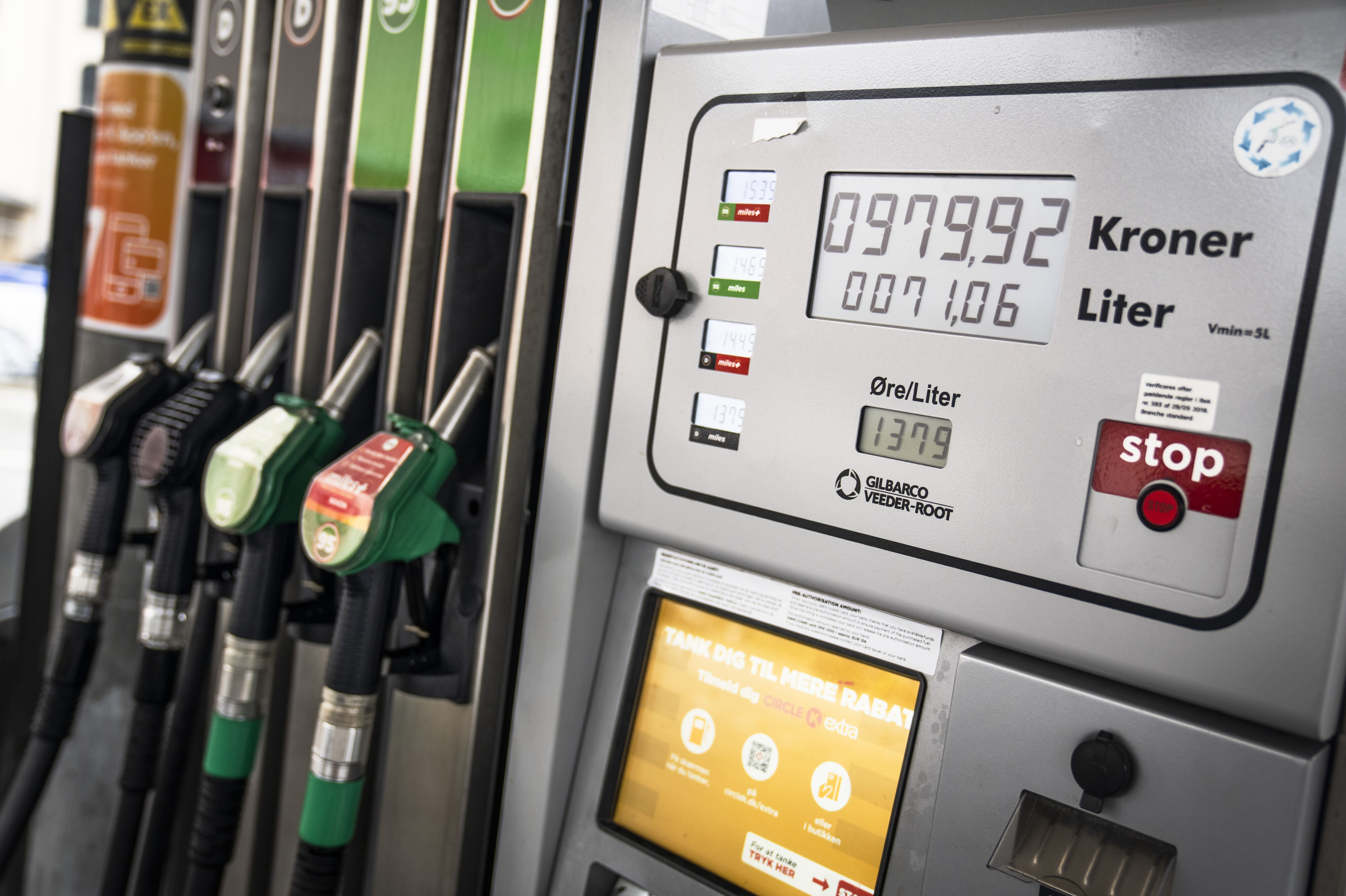 Nyt tiltag fra regeringen skal give lavere priser på benzin og diesel