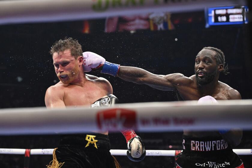 News Analysis: End of an era? Canelo Alvarez looked worn out during ...