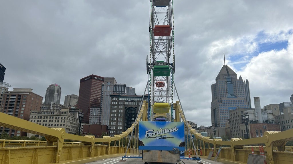 Ferris wheel returns to Pittsburgh bridge for Oktoberfest