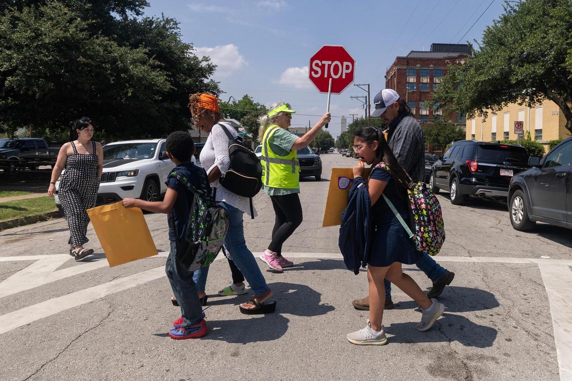 As possible state takeover looms, FWISD looks to adopt school turnaround model