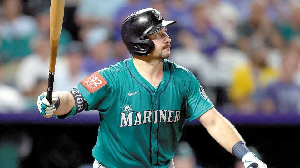 Roli breaks switch hitter home run record