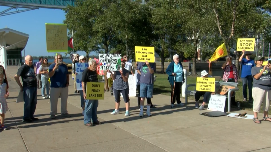 Protests over fossil fuel industry form outside Shale Insight Conference