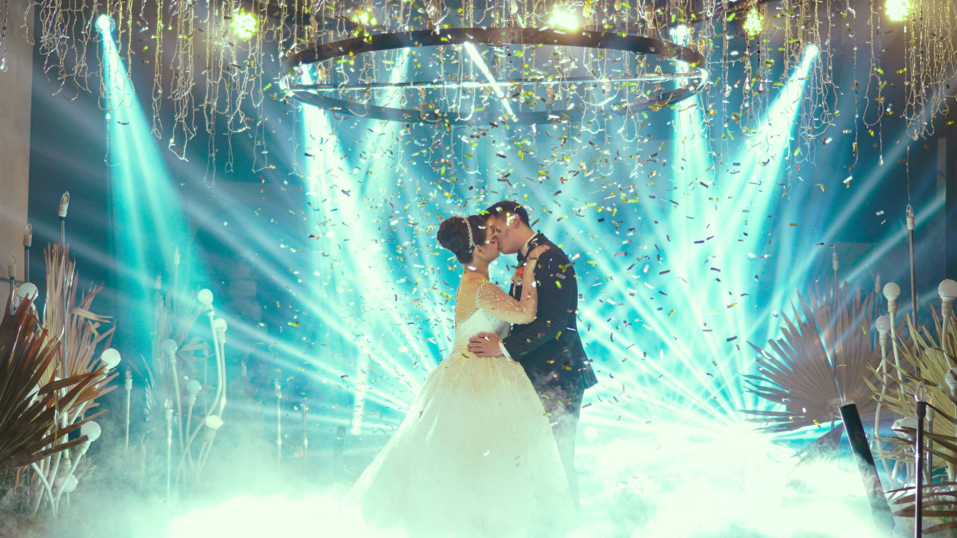 10 Overdone Wedding Color Combinations & 10 To Try