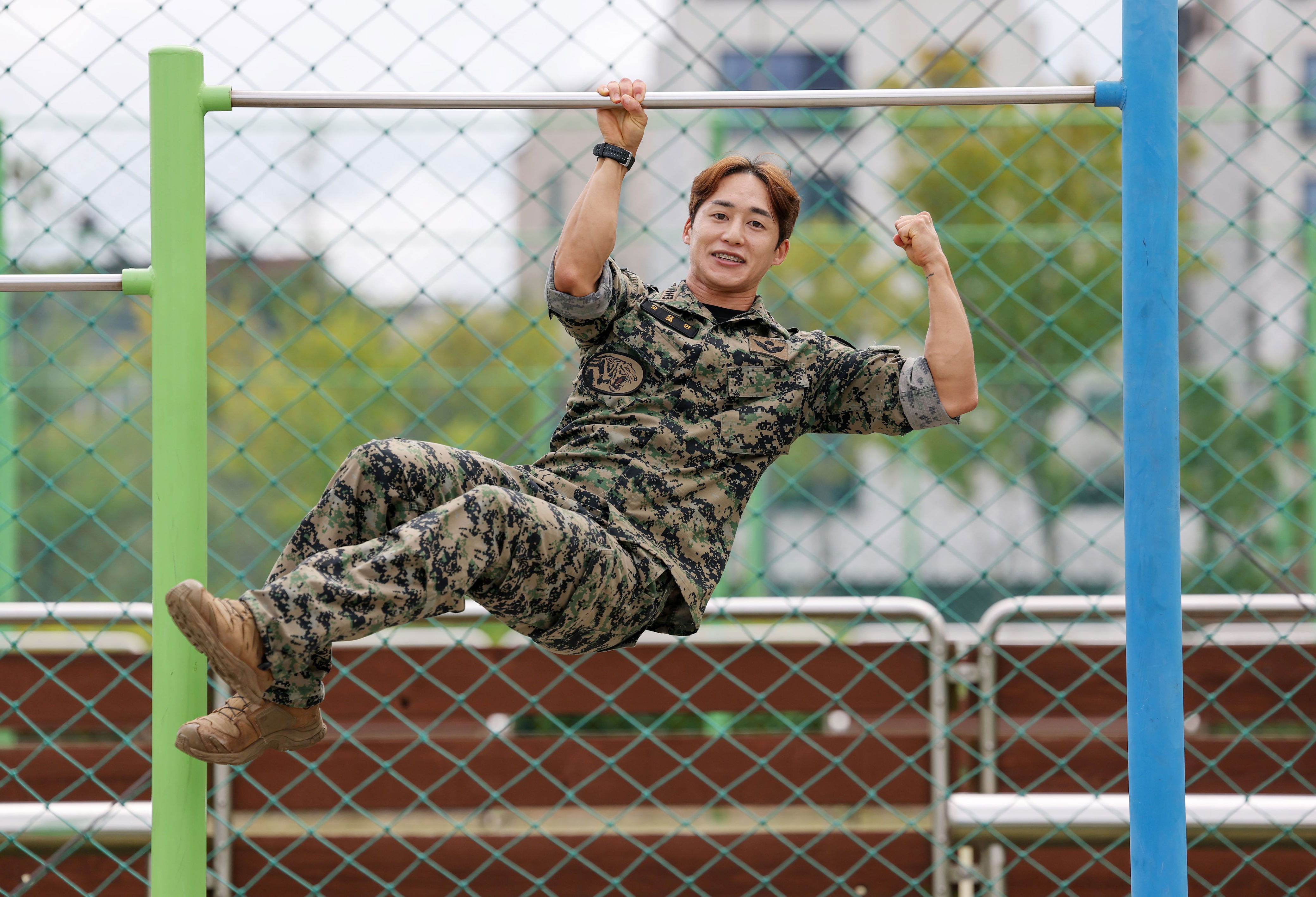 Oh Yo-han sets 24-hour pull-up record with 11,707 reps