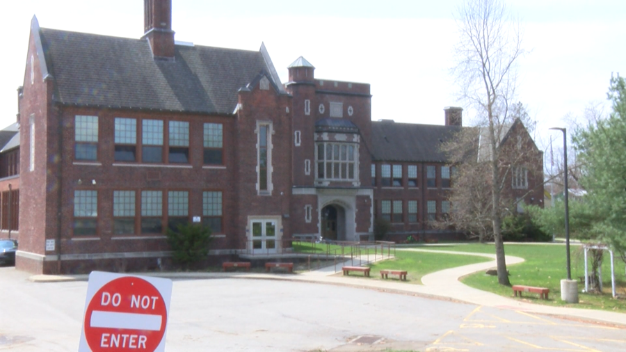 Warren police, school district investigating threats to middle school