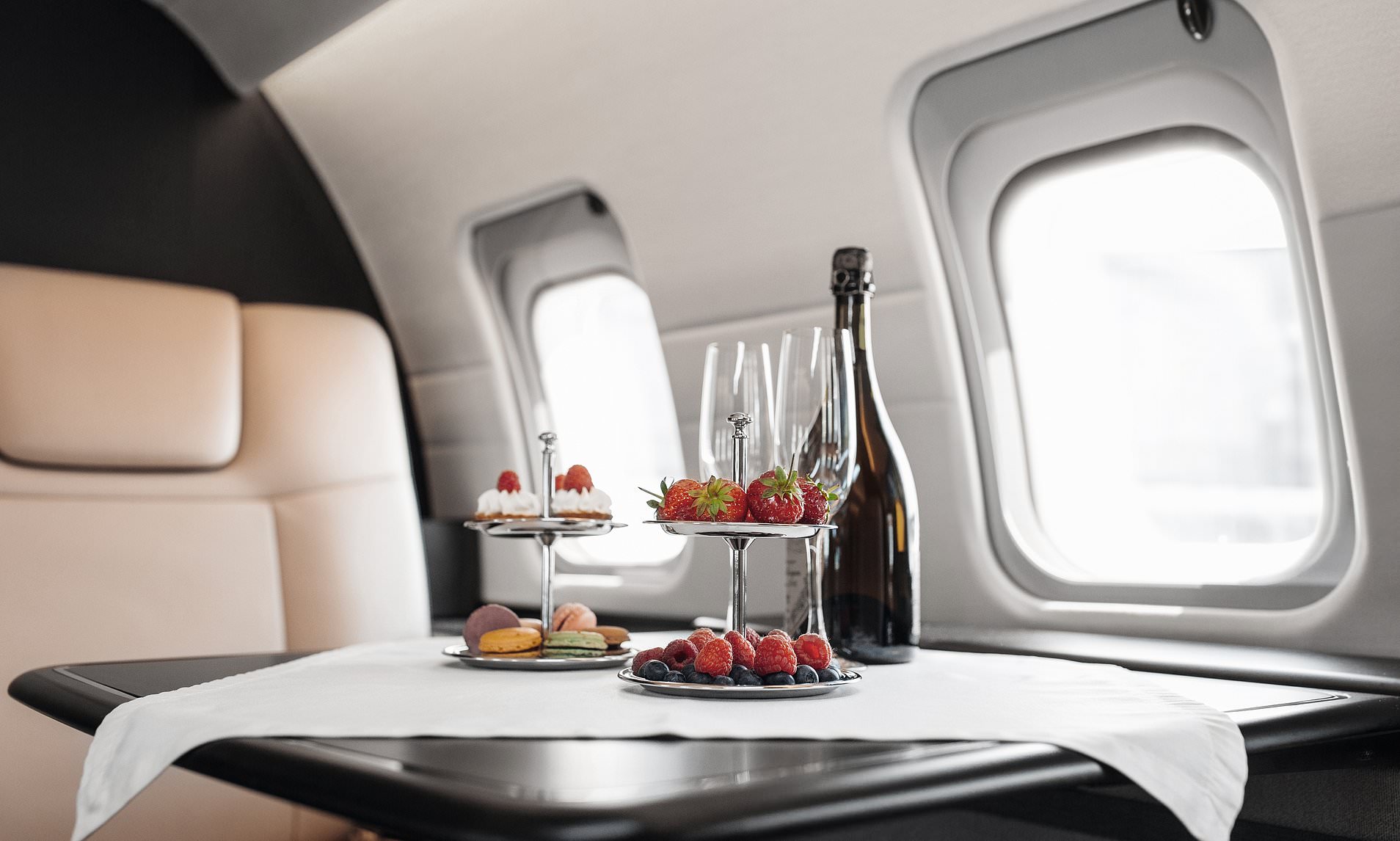 Flight attendant reveals the easiest way you can get a FREE first-class ...