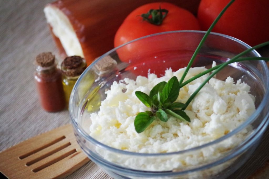 Requesón: uno de los productos lácteos que ya es básico en México