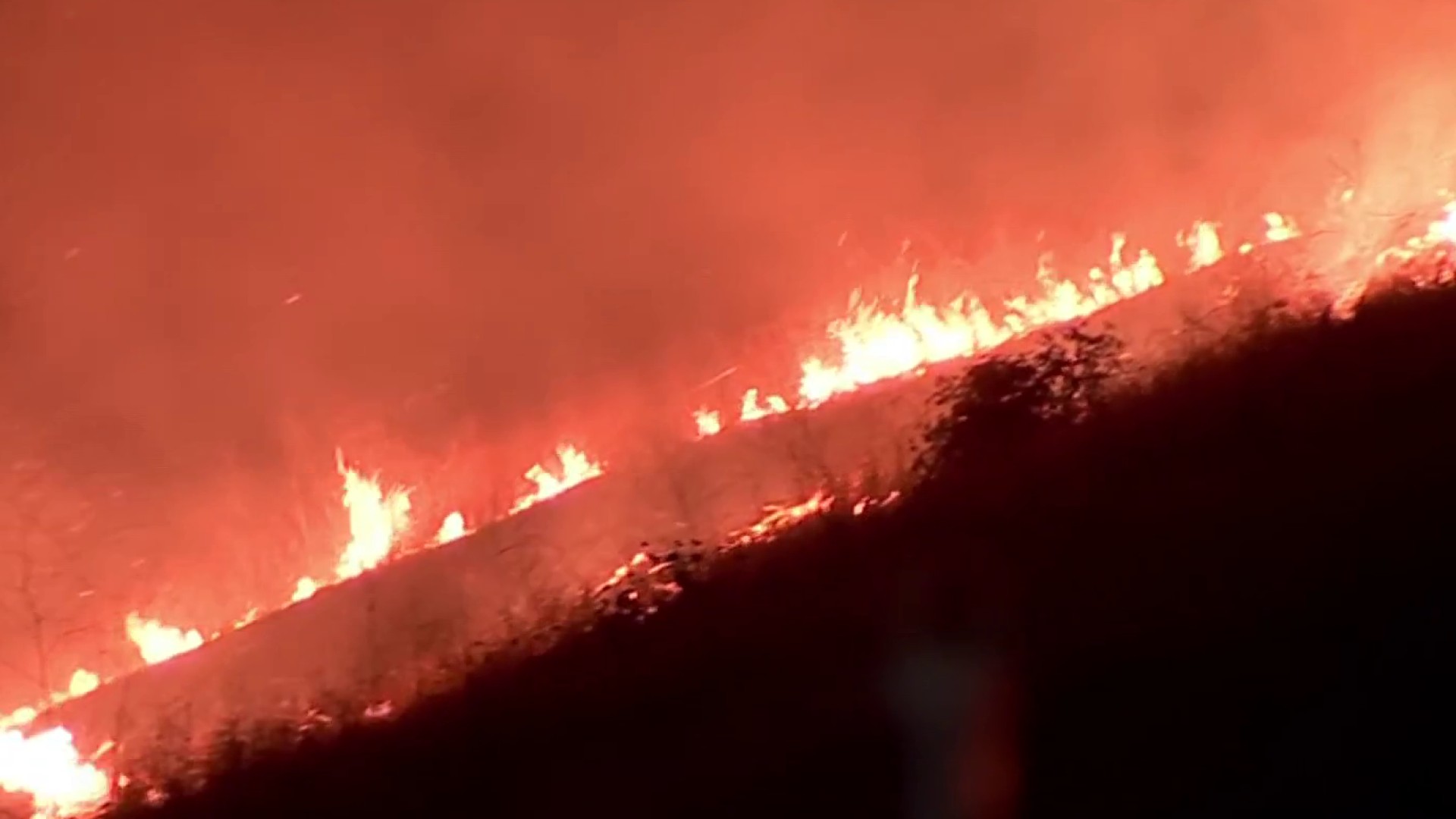 Multiple brush fires burn in San Jose's Communications Hill area