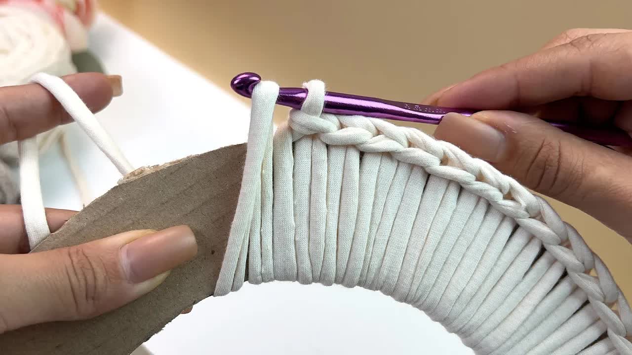 I Love It! Amazing Idea Made From Yarn And A Plastic Plate! The Best Of ...