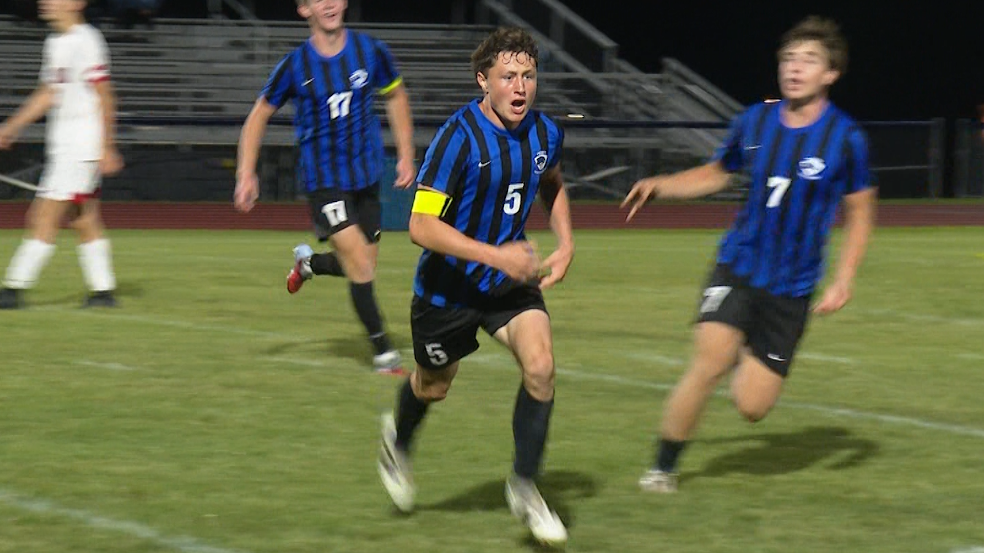 WATCH: Seanen Edwards wins it for Peru high school boys' soccer in overtime