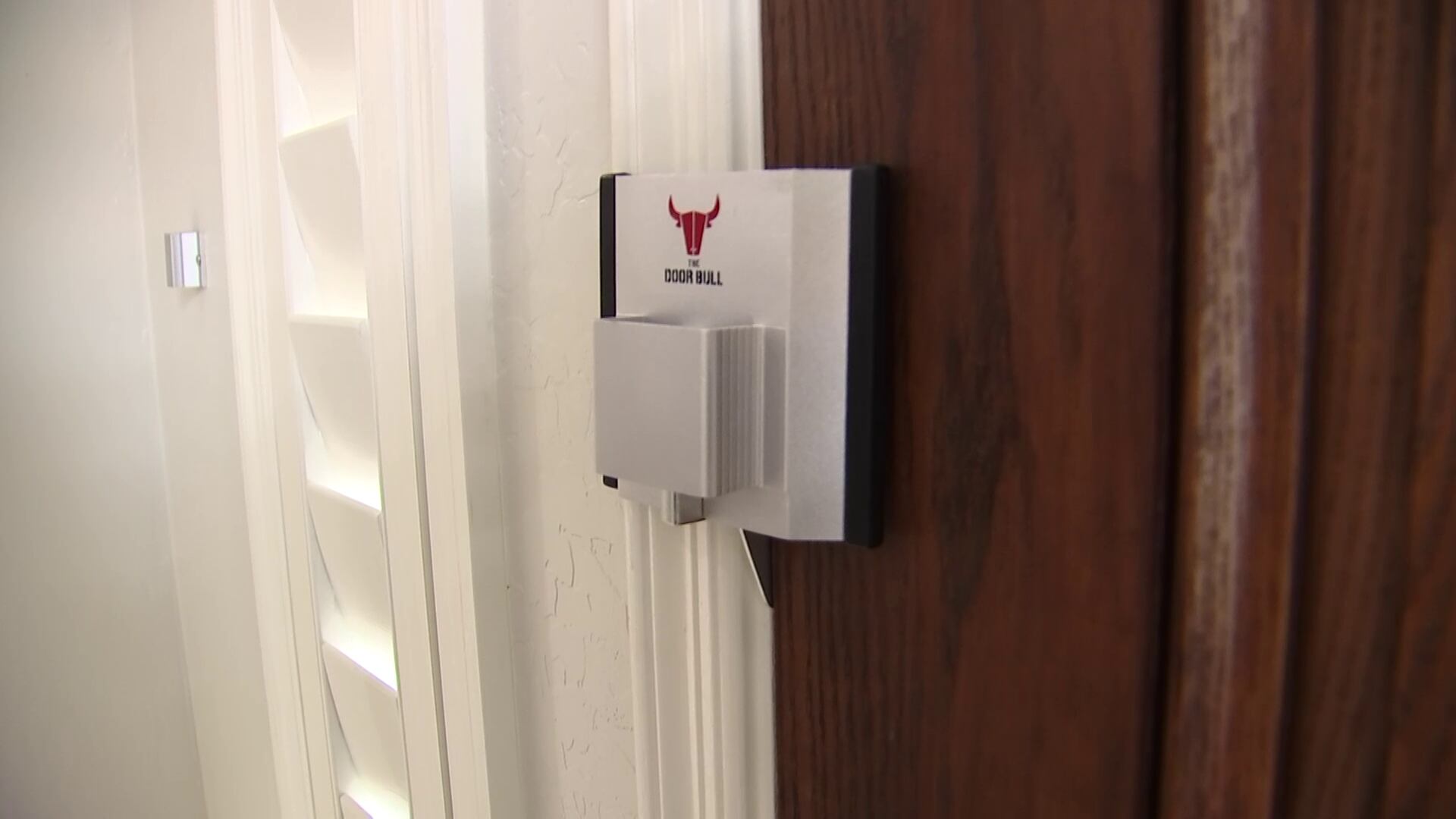 Scottsdale teenager’s ‘Door Bull’ invention aims to secure homes, schools