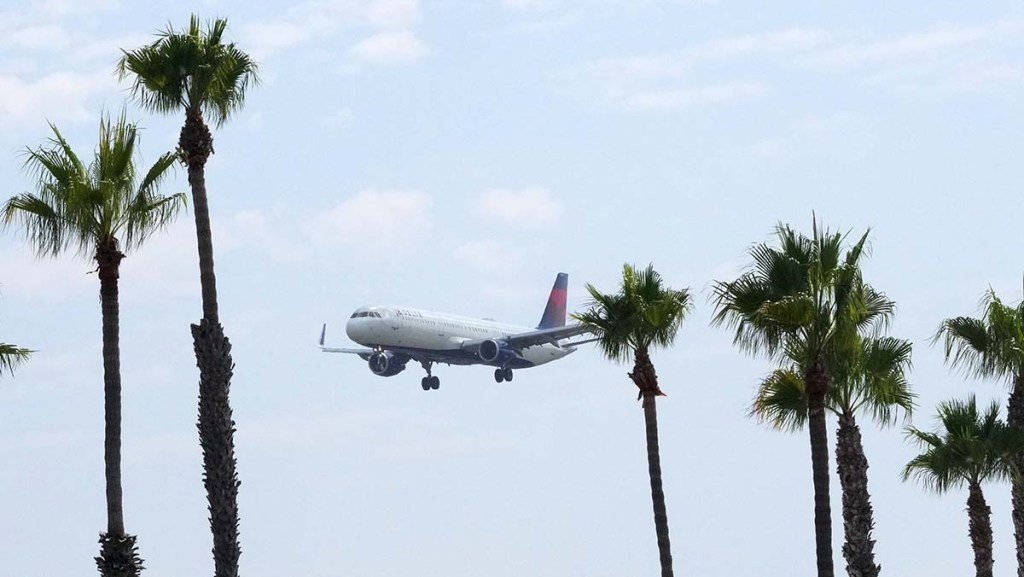 FAA cuts and deadly holiday crash may strain holiday shipments