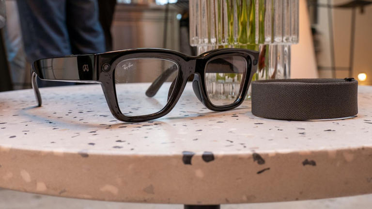 Apple won't be taking on Meta and Ray-Ban smart glasses anytime soon