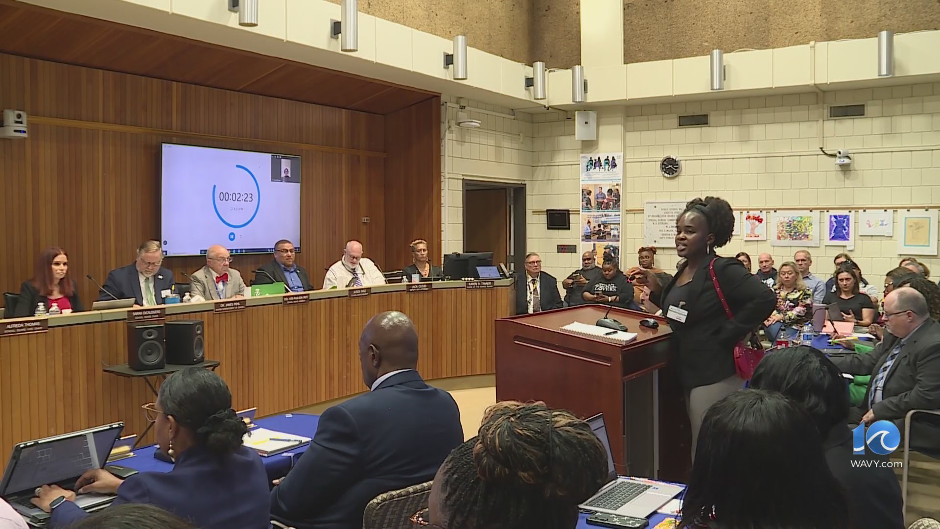 Norfolk board tables vote on plan to close schools