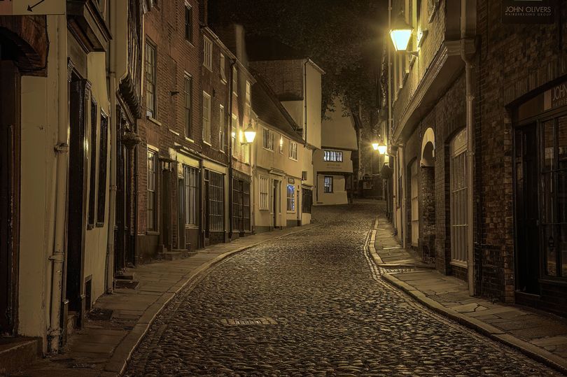 Exact start date of 'longer nights than days' in the UK