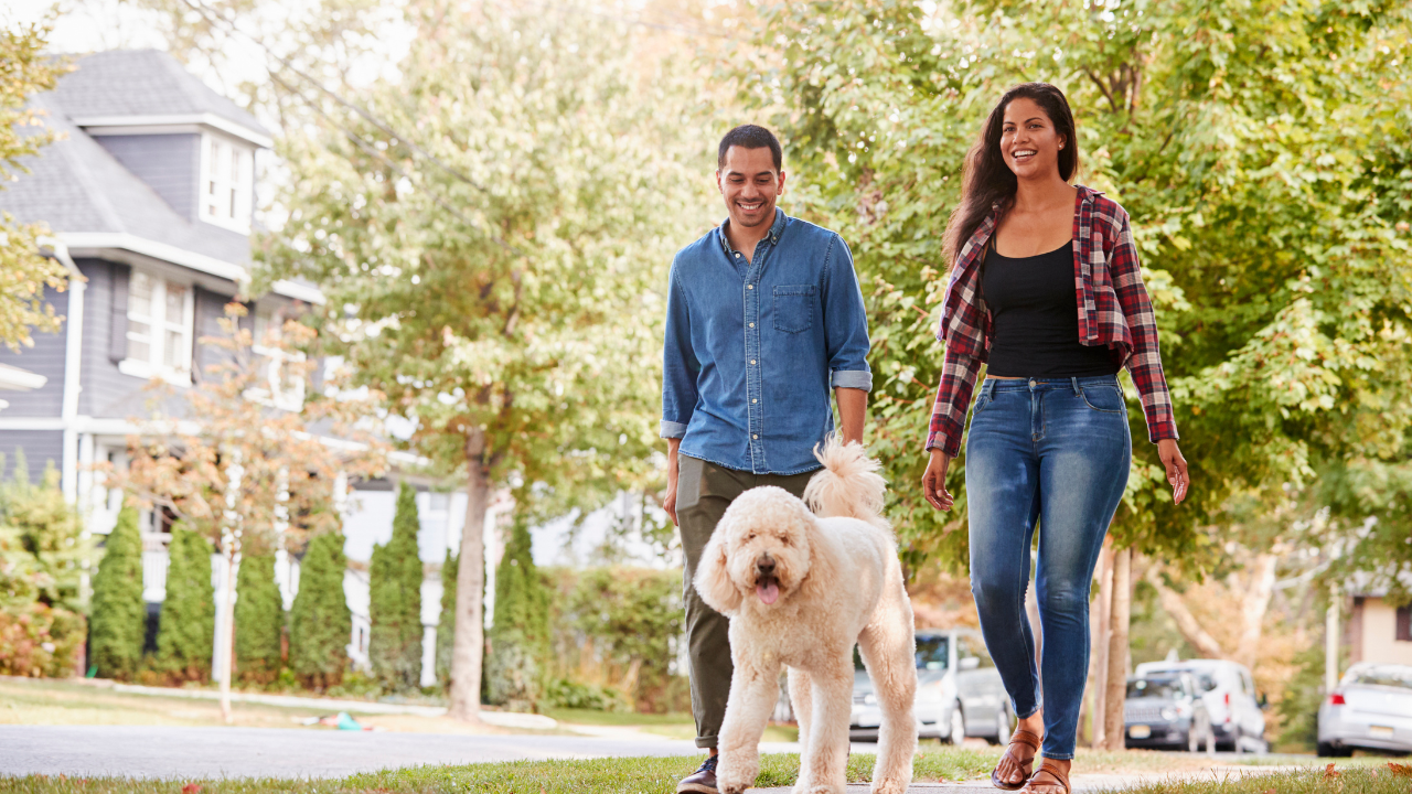 Fitness coach shares 7 walking cheat codes that will help us burn fat ...