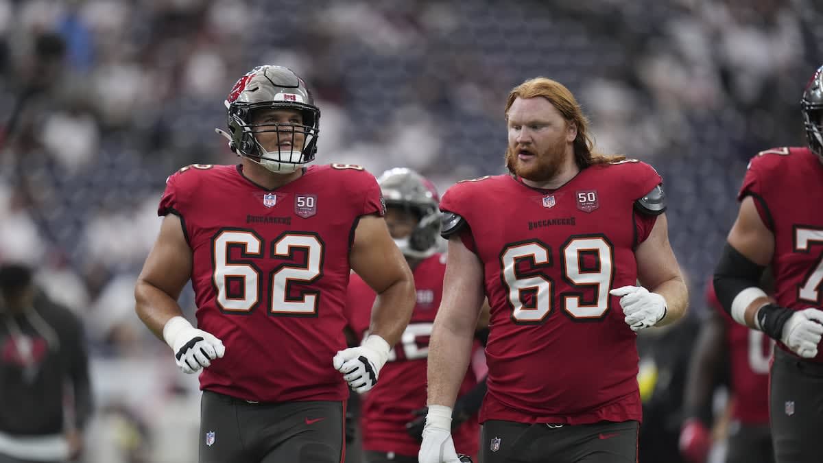 Bucs’ Cody Mauch suffered season-ending knee injury at Houston