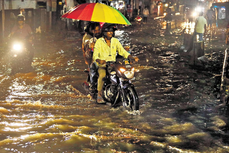 Roads submerged as Hyderabad reels under heavy downpour