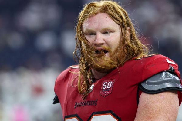 Source: Buccaneers starting RG Cody Mauch (knee) out for season