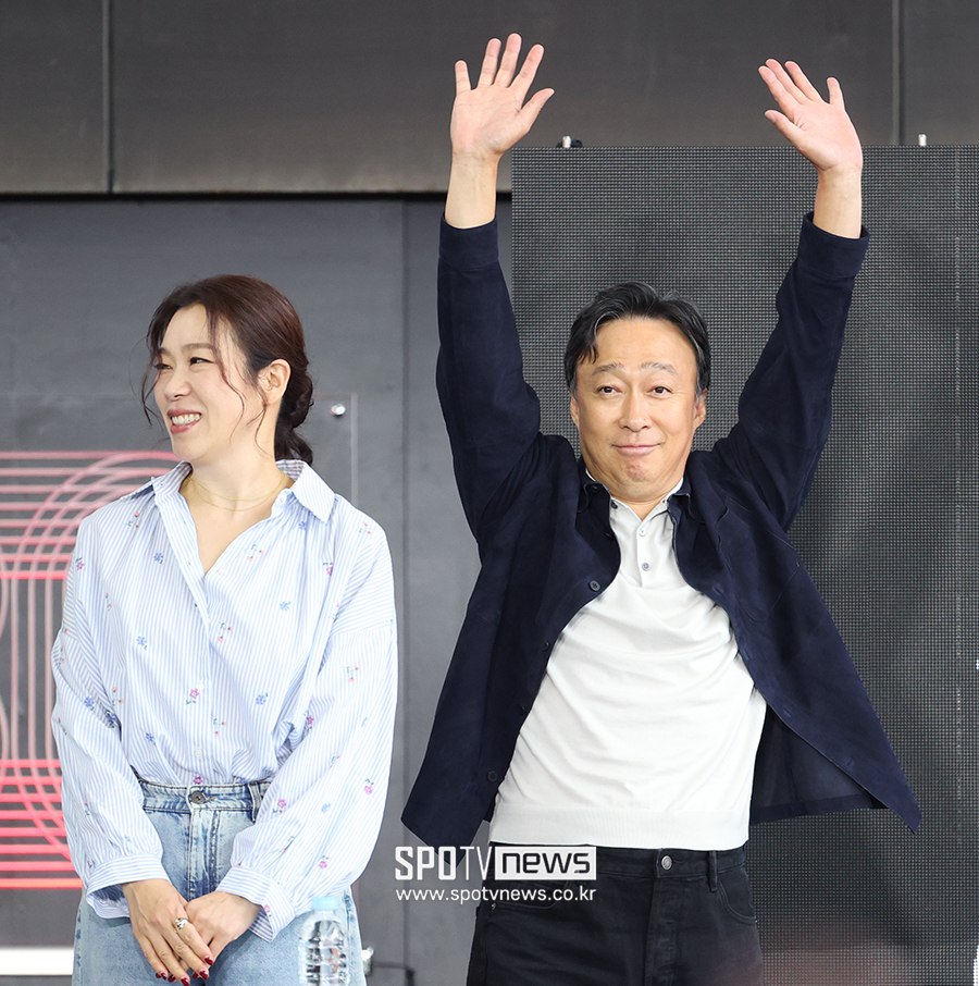 '어쩔수가없다' 염혜란, 이성민 뒷모습 전라 노출에 "섹시함 볼 수 있어"[30th BIFF]