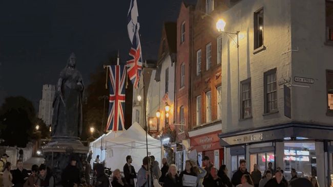 Pro-Israel and Pro-Palestine Demonstrators Face Off Outside Windsor ...