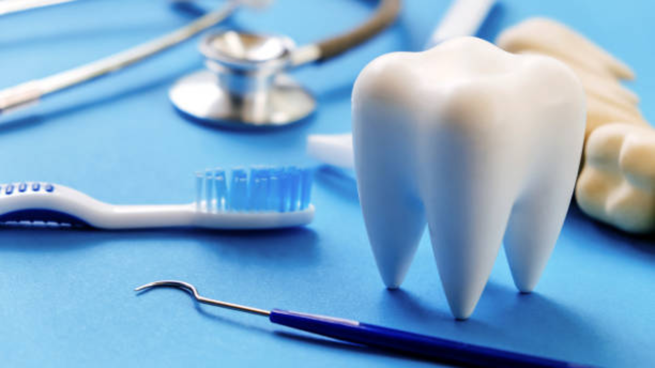 How to whiten teeth naturally (without spending a fortune)