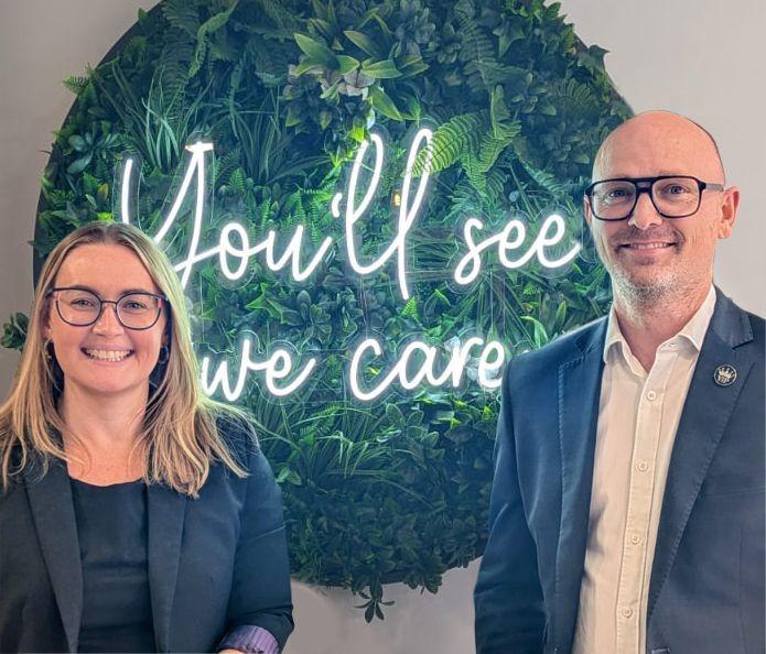 ‘Put your devices down’ – East Sussex opticians issue rallying call to ...