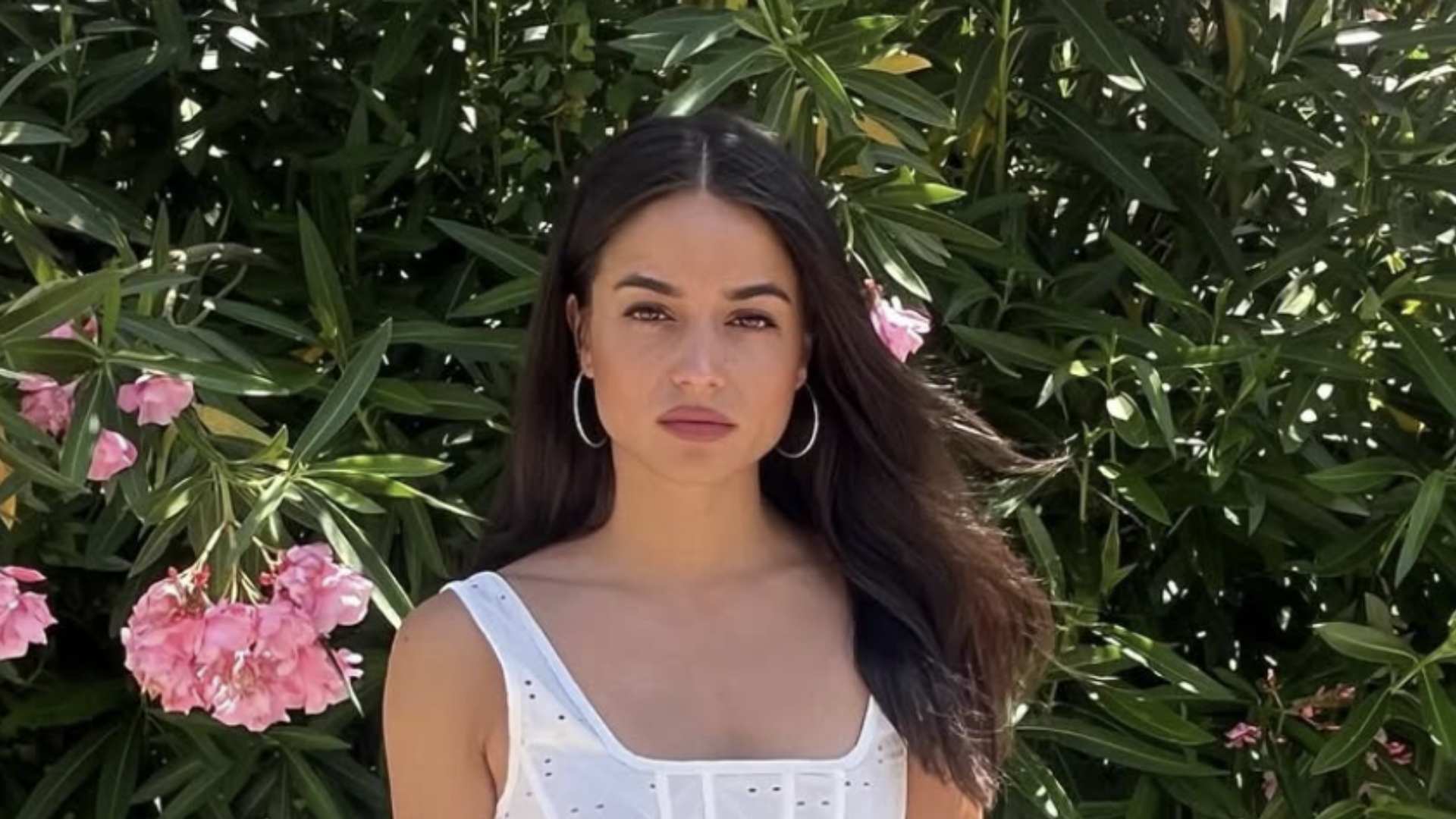 A journalist attacked live on air, the images that shock Spain