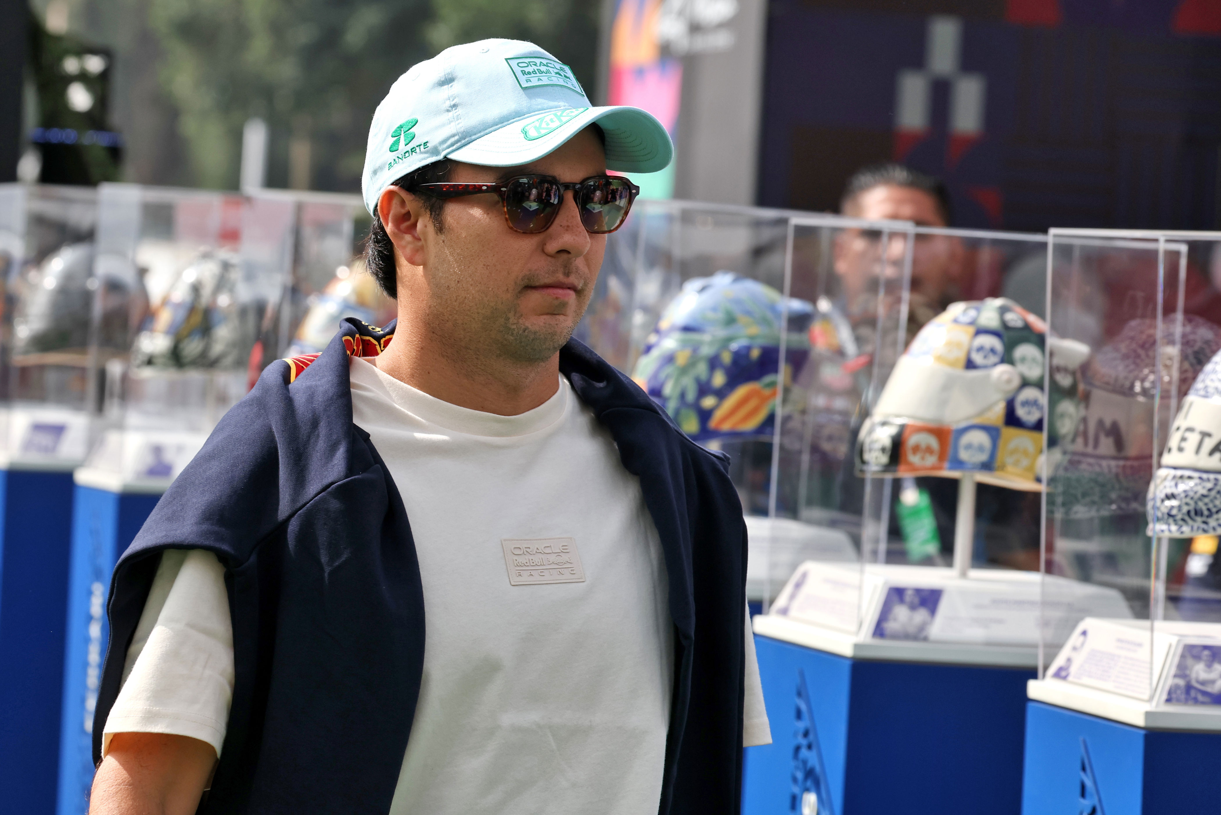 Jos Verstappen ontkent stevige taal Pérez over Red Bull