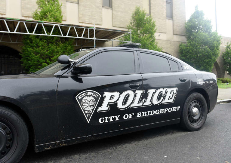 Gambling machines, cash seized from Bridgeport deli, owner cited ...