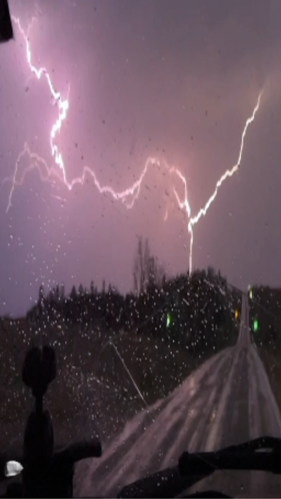 Incredible Lightning Strike in North Dakota – Caught on Drive Home