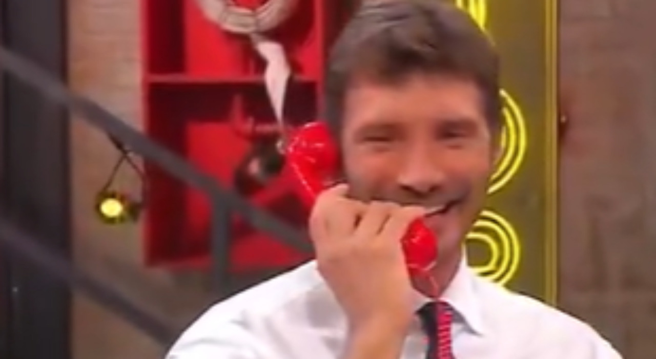 Ad Affari Tuoi parte la sigla de La Ruota della Fortuna, De Martino al ...